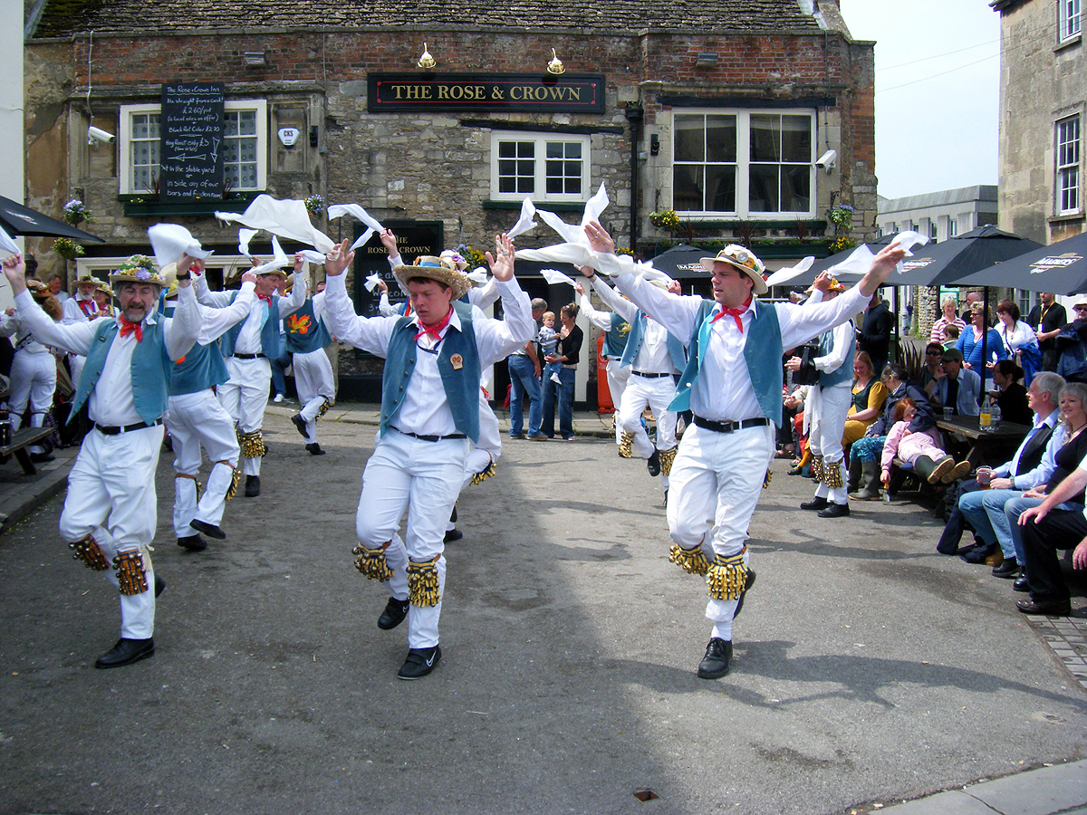 Icknield Way Morris Men dance the Cotswold Morris in the Vale of White ...